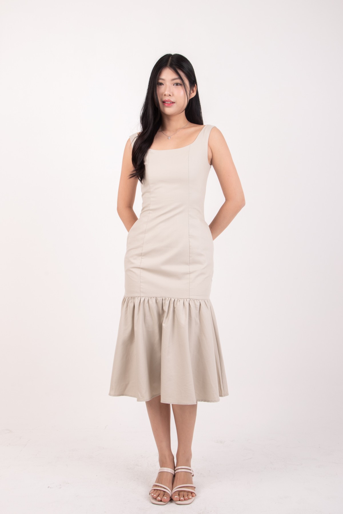 Vaela Panel Mermaid Flare Dress in Oat