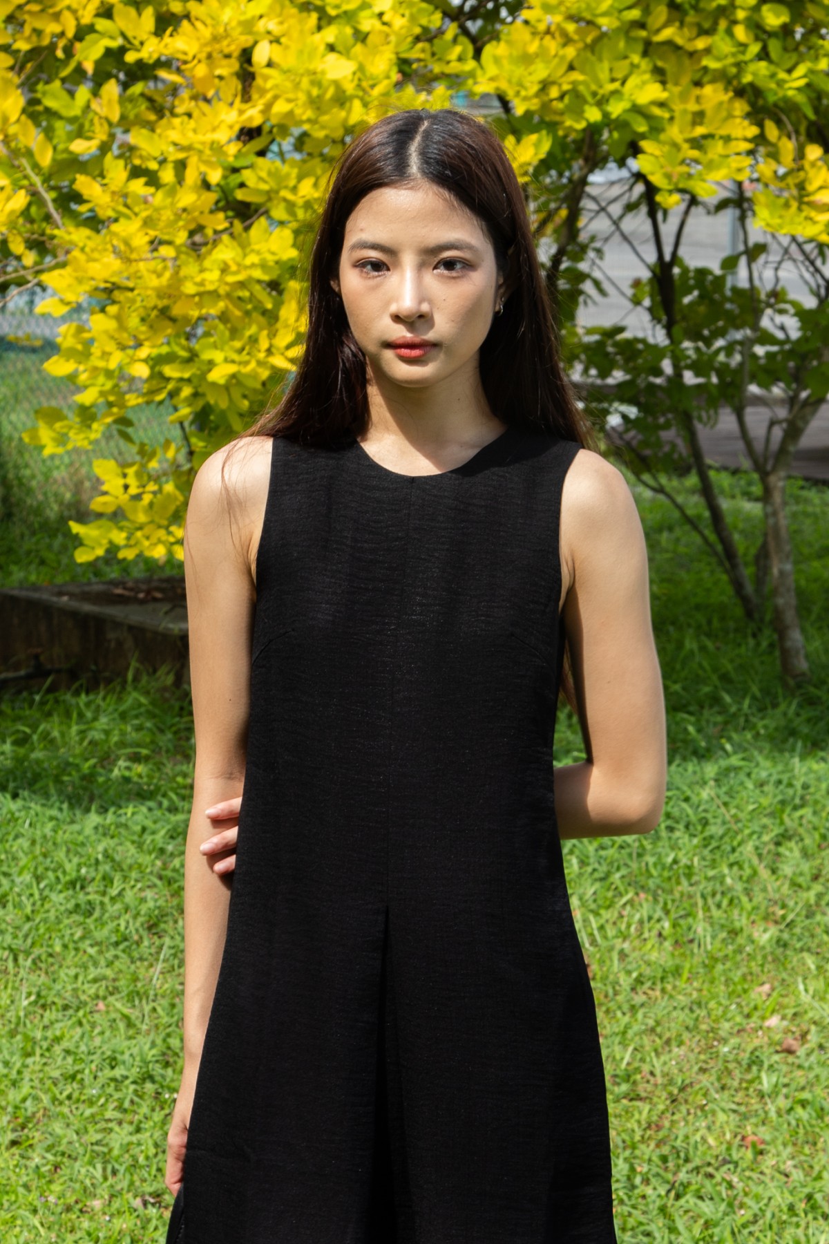 Elanna Linen Midi Dress in Black