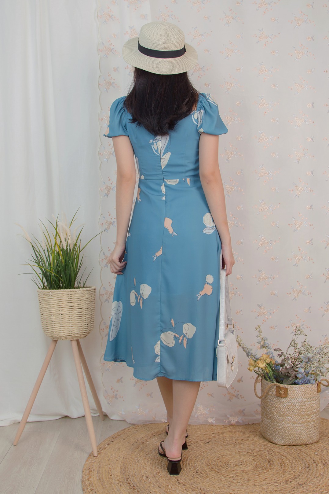 Gemira Floral Midi Dress in Blue - MGP