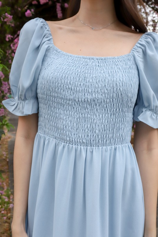 Jecia Smocked Midi in Blue