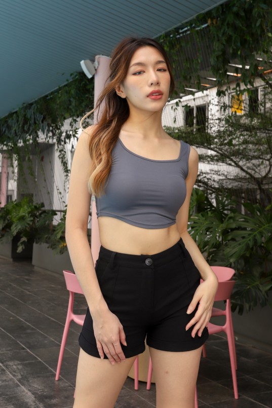 Alicia Basic Curve Tank Top in Blue