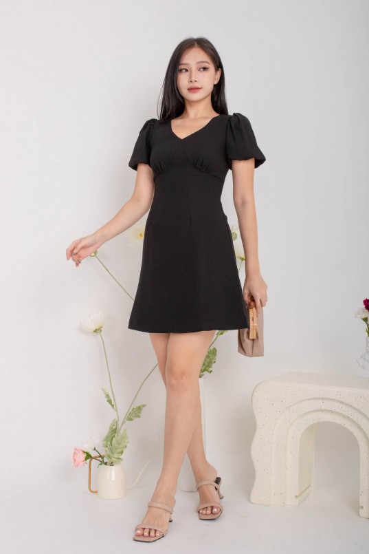Fraye V-Neck Puff Dress in Black