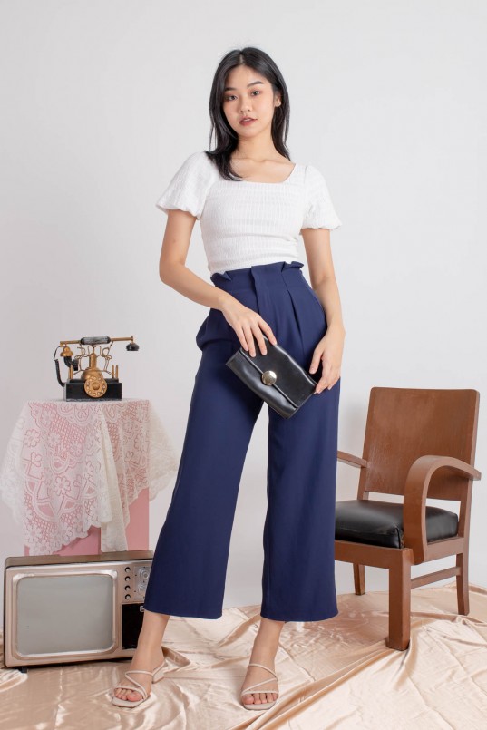 Bayenne Textured Scoop Puff Top in White