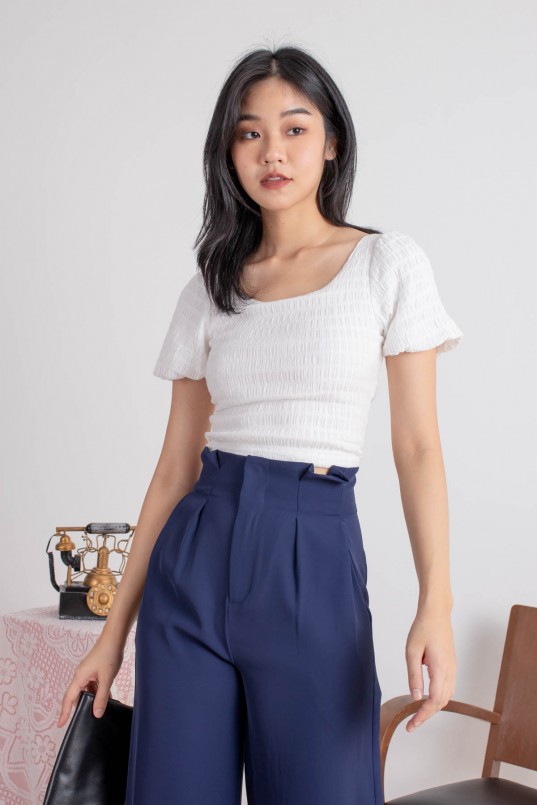 Bayenne Textured Scoop Puff Top in White