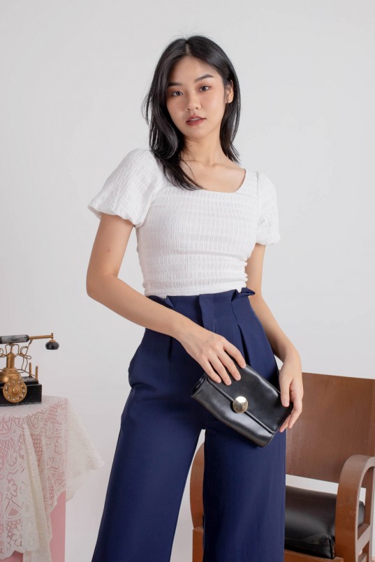Bayenne Textured Scoop Puff Top in White