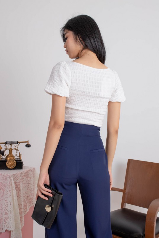 Bayenne Textured Scoop Puff Top in White