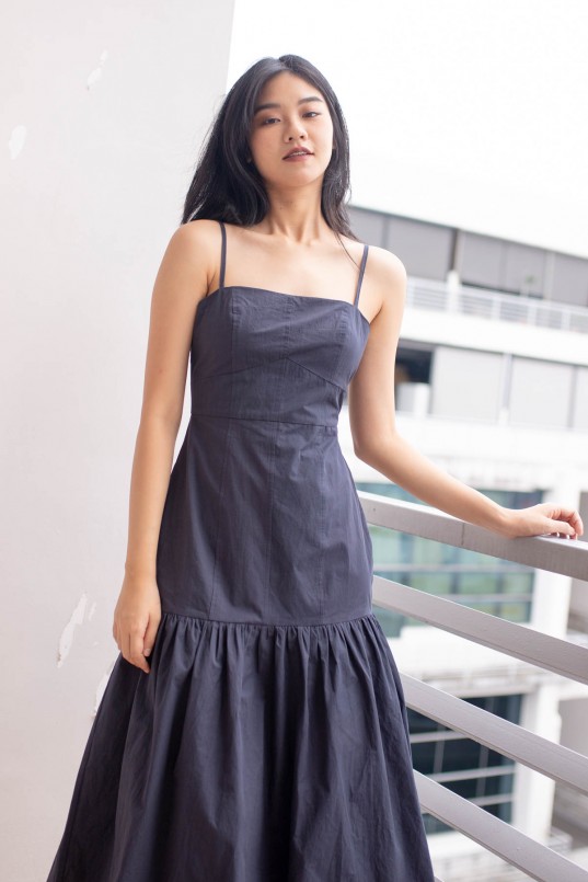 Mayse Drop Hem Panel Dress in Navy