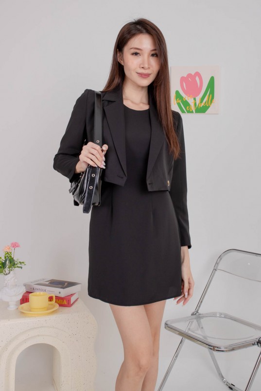 RESTOCK: Venchy Double-Breasted Crop Blazer in Black